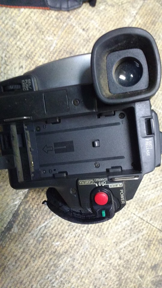 Sony Handycam CCD-TR818 Silver Hi8mm 460x Digital Zoom Camcorder Parts ...