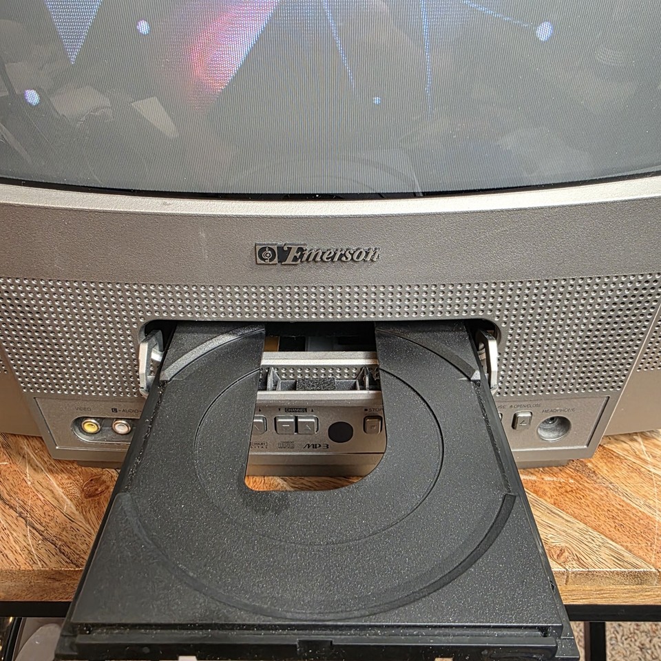 Emerson EWC13D4 13" CRT TV/DVD Combo No Remote Tested Retro gaming | eBay