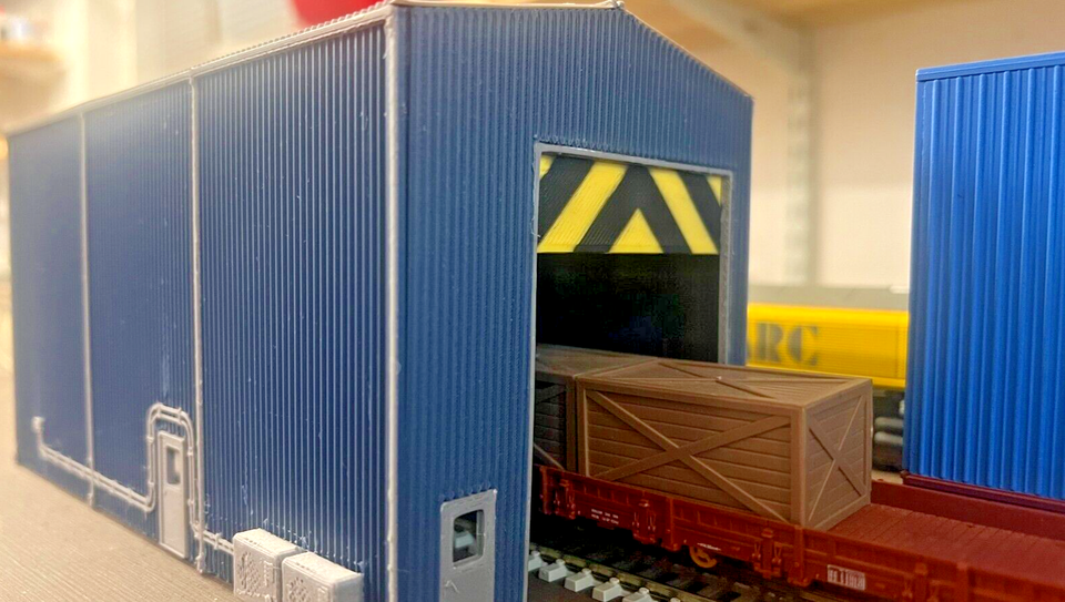 ‘OO' Gauge Model Railway Modern Engine Shed Blue & Grey DELUXE VERSION ...