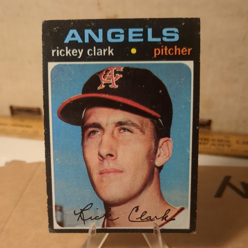 1971 Rickey Clark #697 Topps Baseball Card Short Print SP Angels | eBay