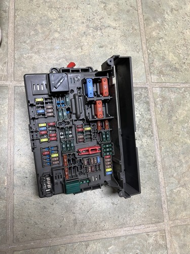BMW E90 E91 E92 E93 X1 335i 328i M3 325i 330i 323i 335d Fuse Box ...