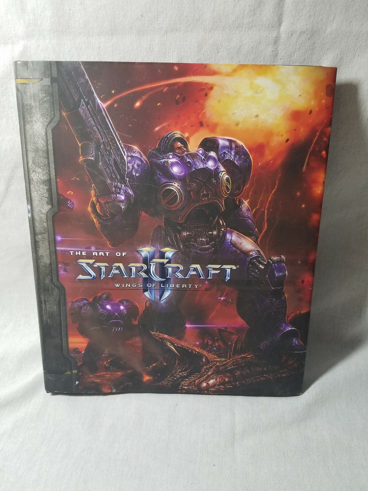 The Art of Starcraft: Wings of Liberty Collector's Edition Hardcover ...