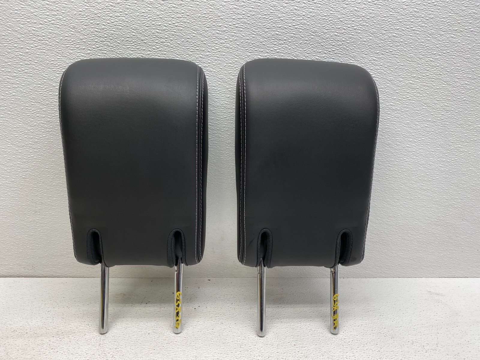 2016-2020 INFINITI QX60 3RD ROW HEADREST SET OF 2 OEM LOT638 | eBay