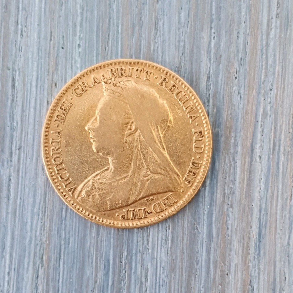 22ct Gold Half Sovereign 1894 Queen Victoria Veiled Head Design London ...
