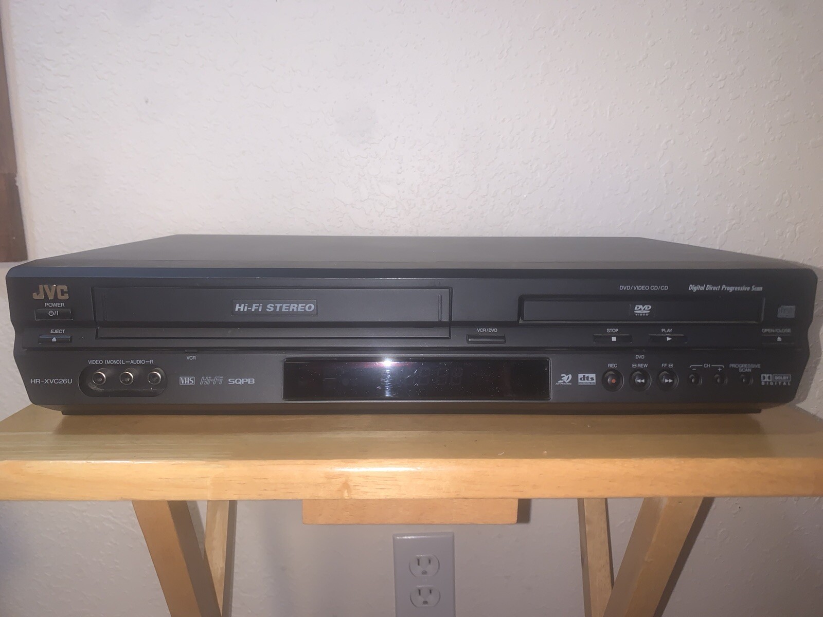 JVC HR-XVC26U DVD & VCR Combo Player & Video Cassette Recorder VHS ...