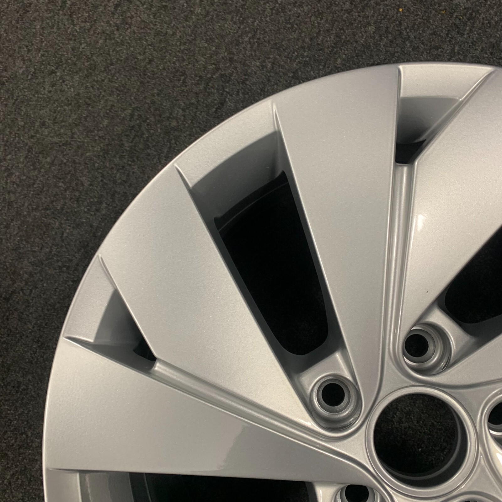 Volkswagen 17 Inch Belmont Rims Golf 8 Alloy Rims 5H0601025C for sale ...