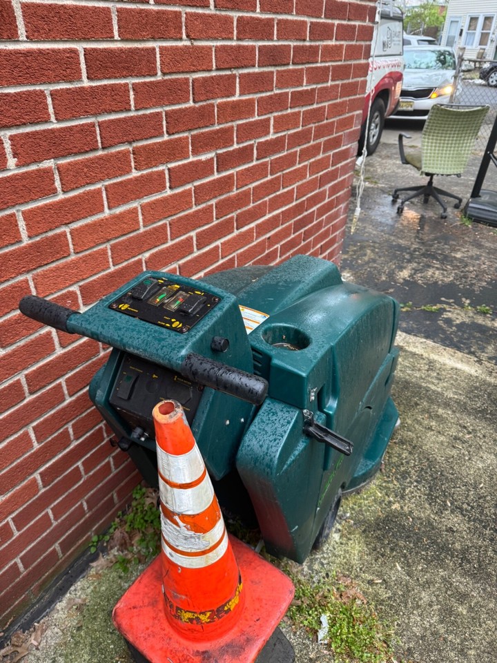 NOBLES 609640 Quick Clean 1500 Multi Surface Floor Cleaner Machine ...