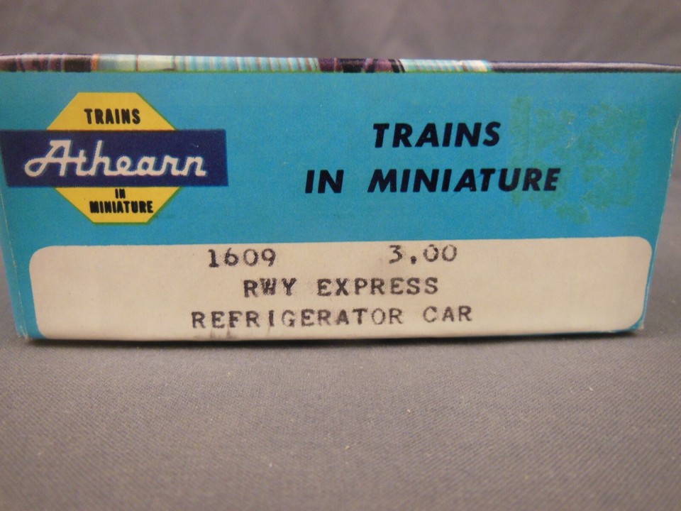 HO SCALE ATHEARN RAILWAY EXPRESS AGENCY REX 6101 40' STEEL REEFER KIT ...