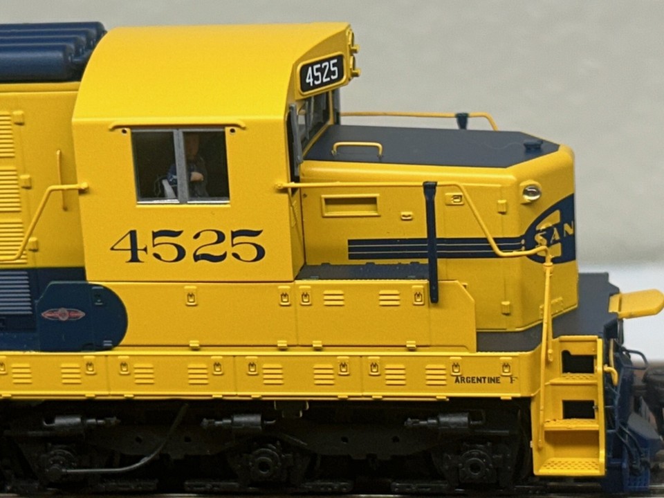 SANTA FE SD24 BLUE WARBONNET DCC &QUANTUM SOUND " MASTER GOLD " HO ...