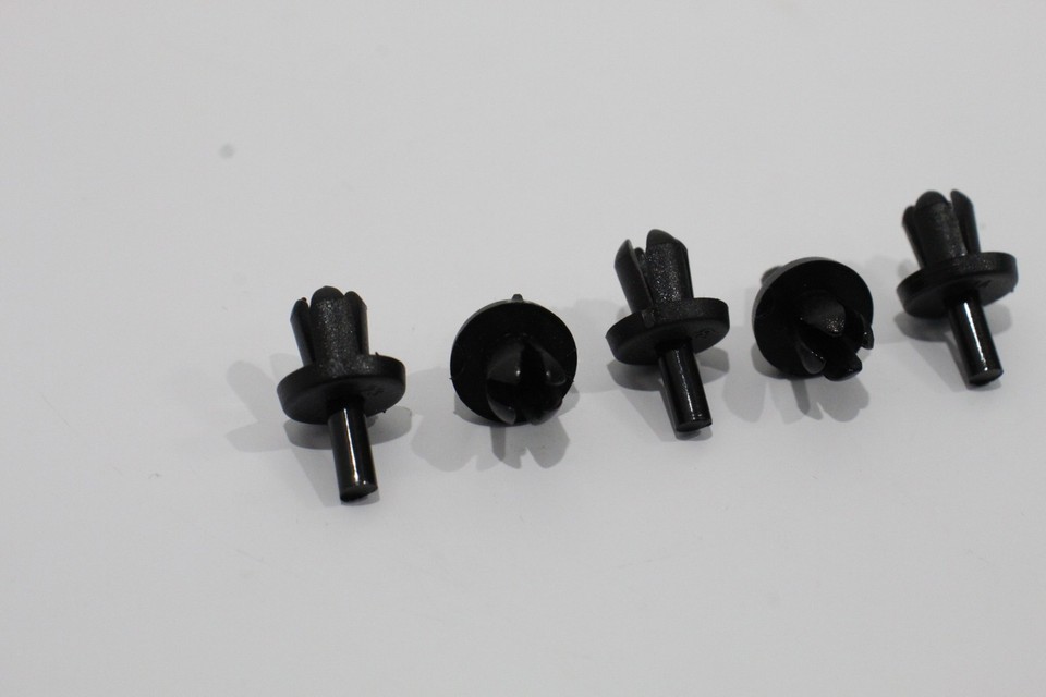 Audi A5 Cabriolet F5 B9 5x7.5 Plastic Spreader Rivets x5 New Genuine ...