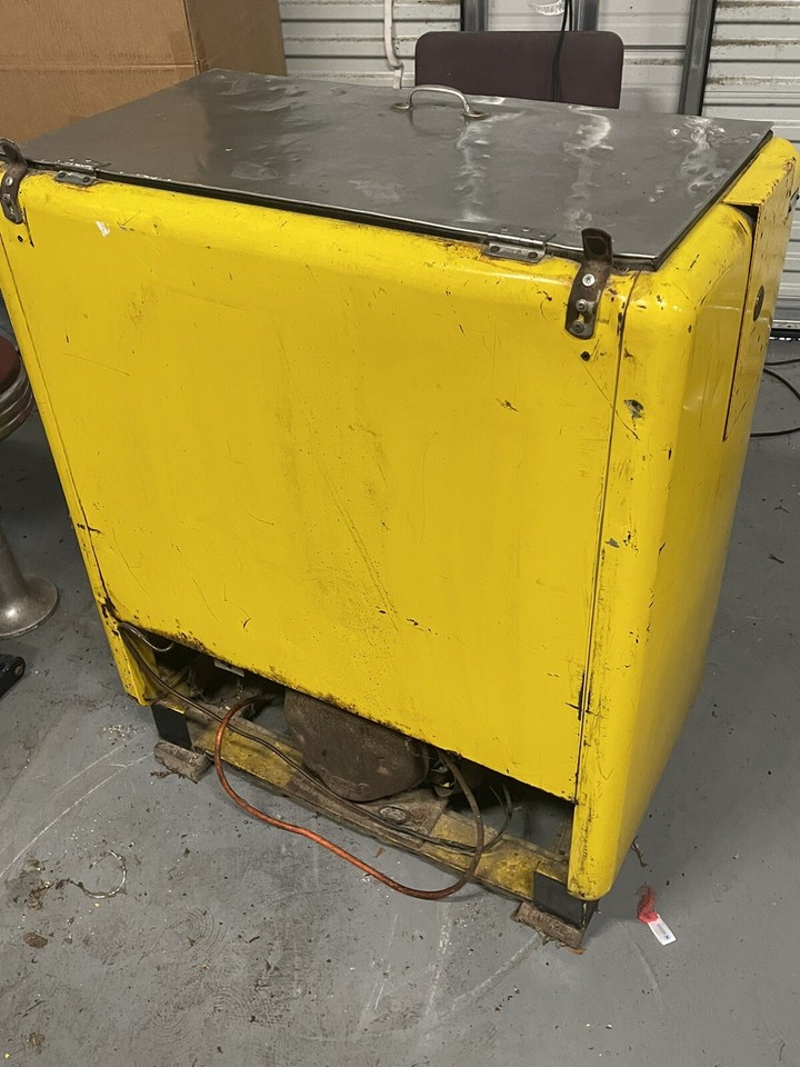 VINTAGE IDEAL 55 SLIDER RC COLA COOLER BOX | eBay