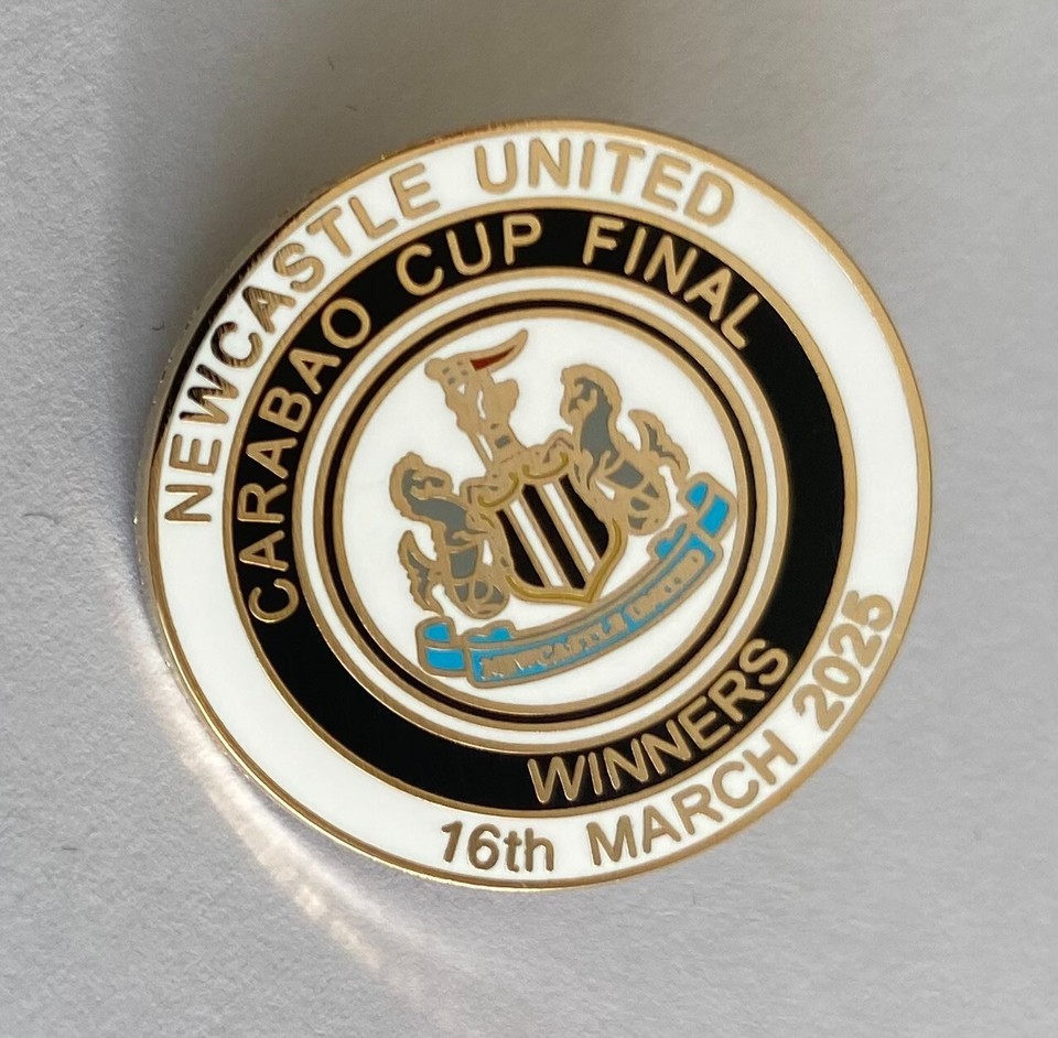 NEWCASTLE UNITED Football Club FC Badge LTD ED Carabao Cup Winners Box ...