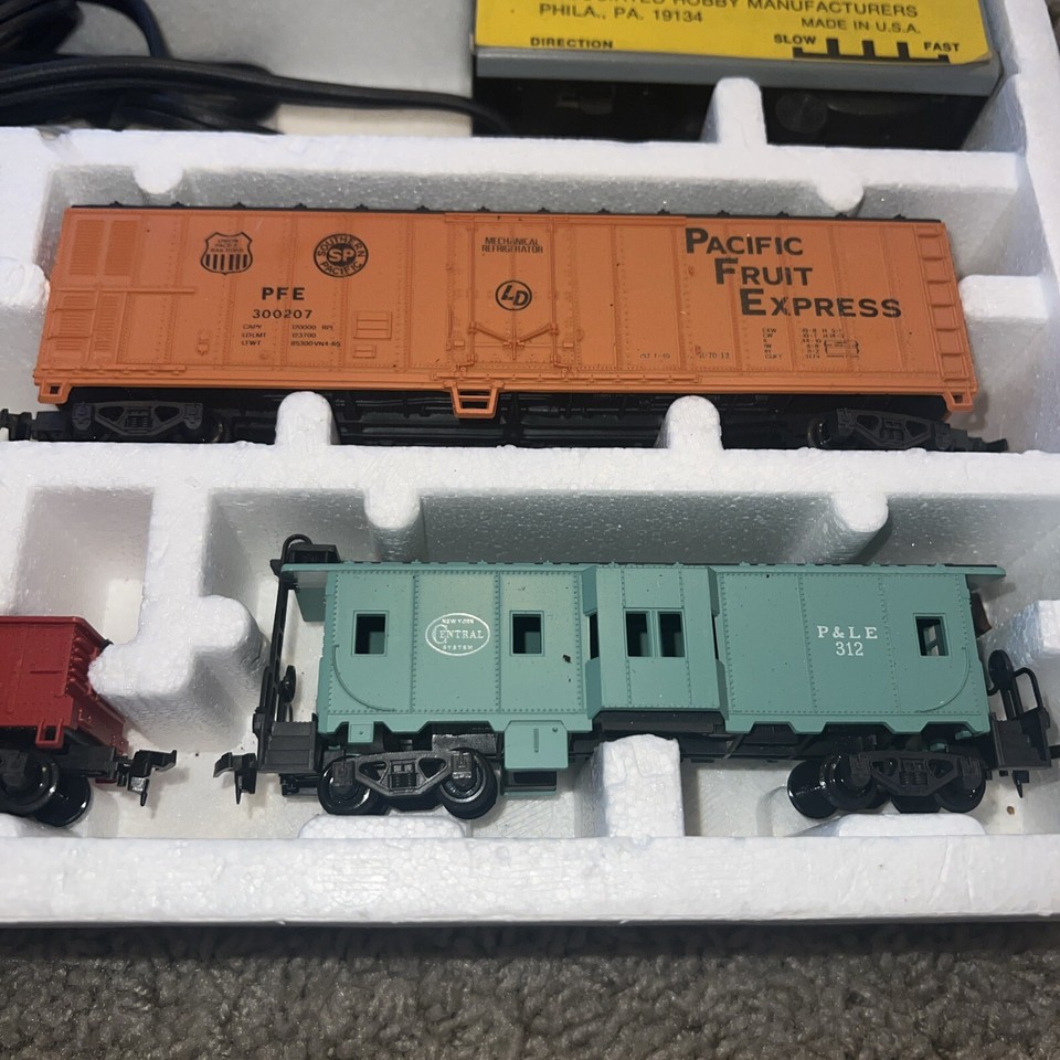 4J Parkway HO Train Set with Tyco, Ho, Model Power,Life- Life, Bachman ...