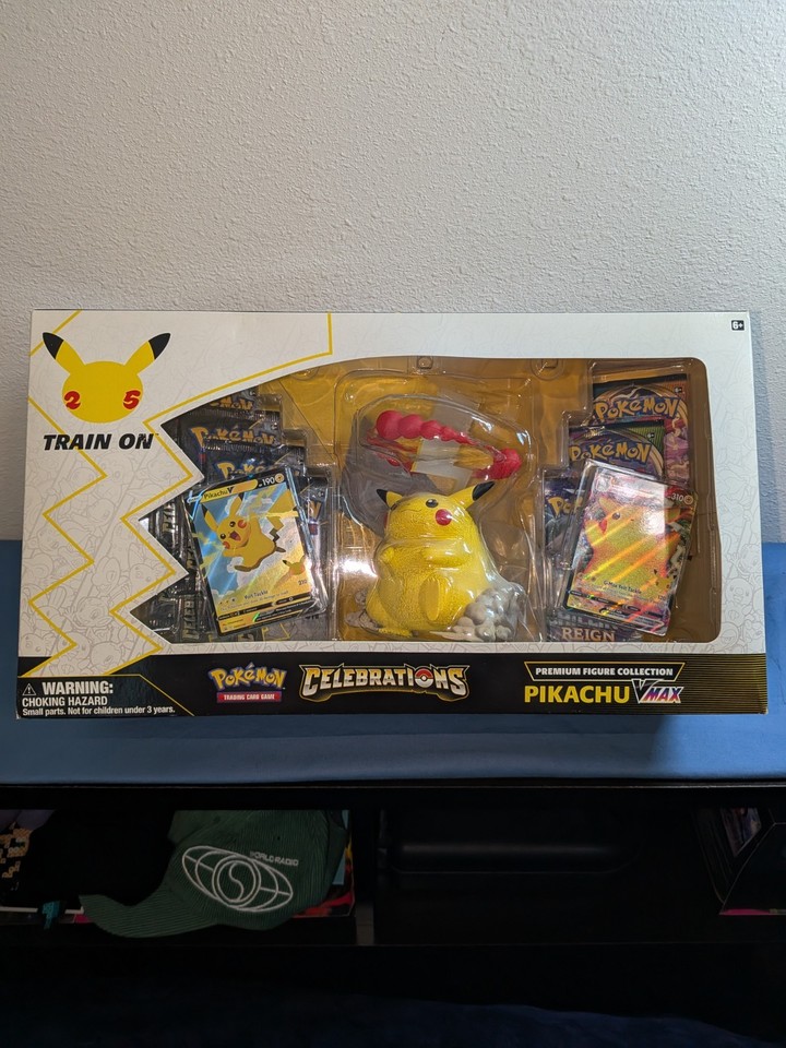 Pokemon Center Celebrations 25th Anniversary ETB & Premium Figure ...