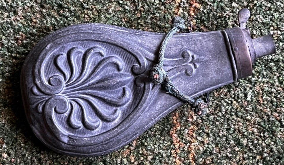 GENUINE VINTAGE ANTIQUE METAL & BRASS BLACK POWDER FUNNEL FLASK ...