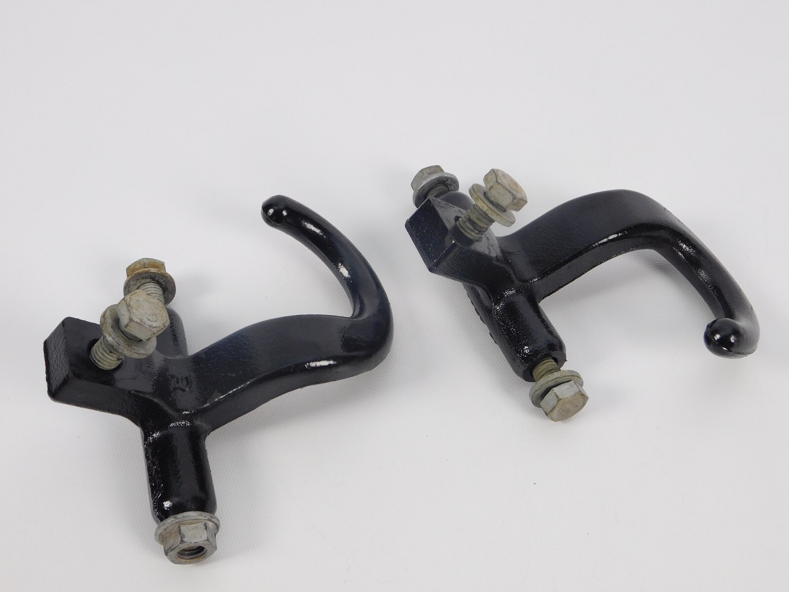 Front Tow Hooks Set OEM Chevrolet Silverado Tahoe GMC Yukon Sierra 1999 ...