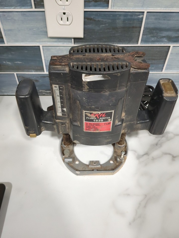 Skil Classic Series 1-3/4 HP Plunge Router Model 1835 TYPE 1 ROUTER ...