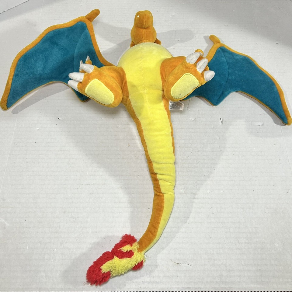 2017 Tomy Charizard Deluxe Plush 11” Tall 20” Wing Span Pokemon Company ...