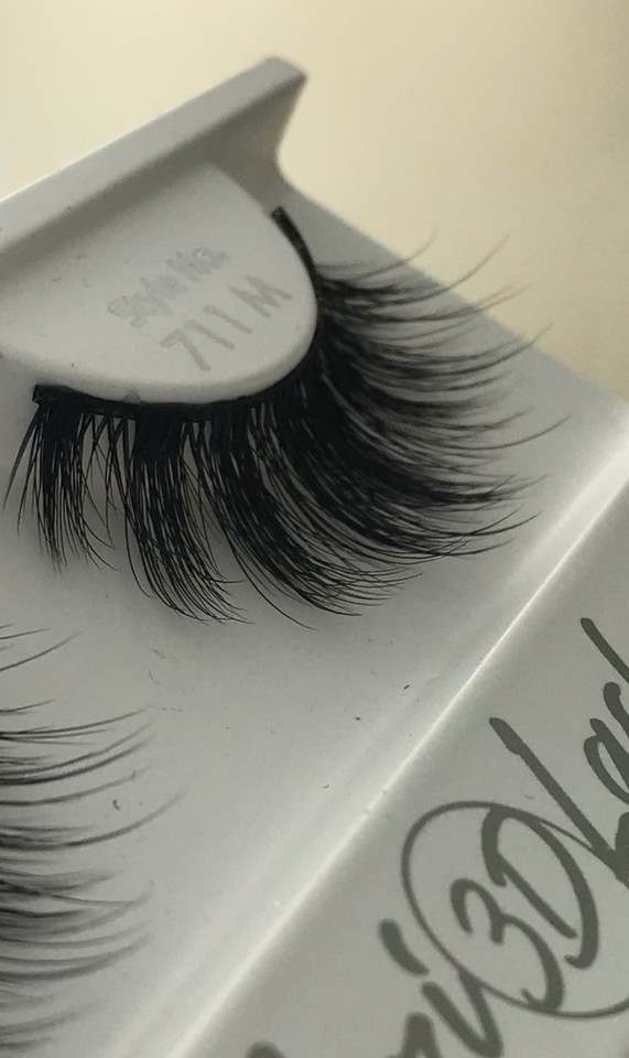 IZZI 3D LASHES LIGHT & SOFT AS A FEATHER LUXURY 3D LASHES #711M HUMAN ...