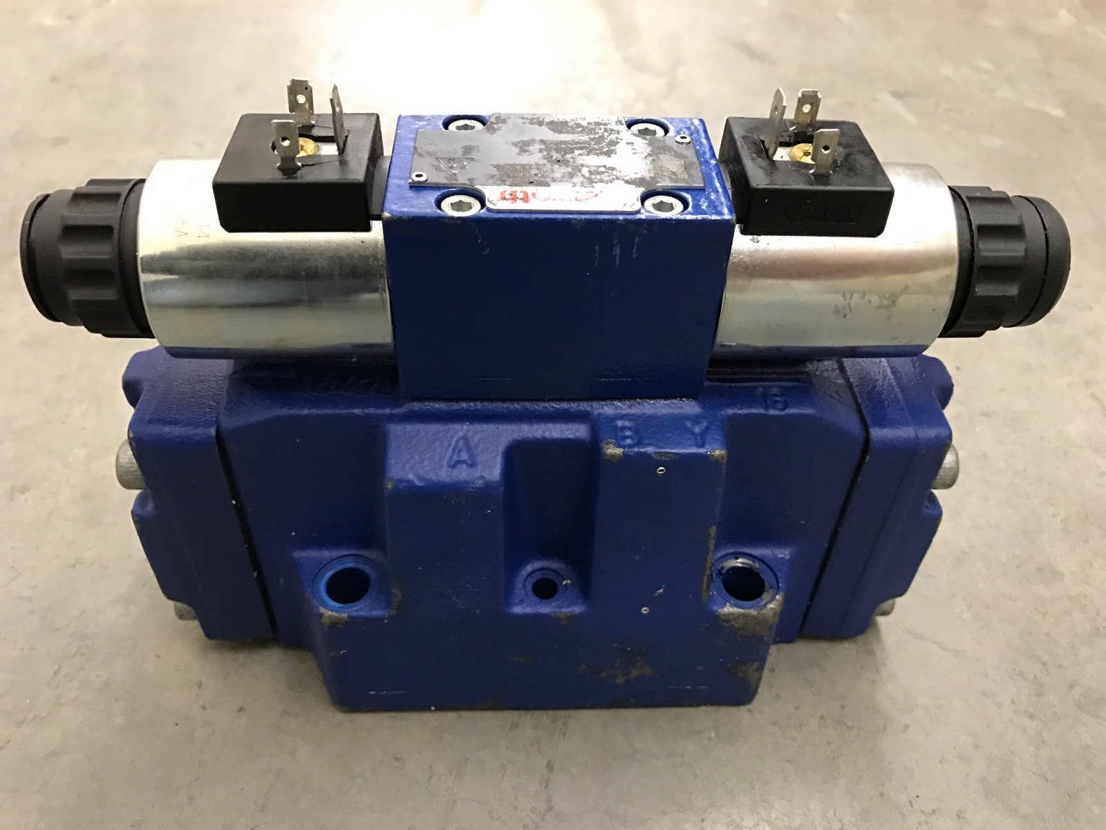 BOSCH REXROTH HYDRAULIC DIRECTIONAL SPOOL VALVE 4WE6J62/EG24NK4/B10 ...