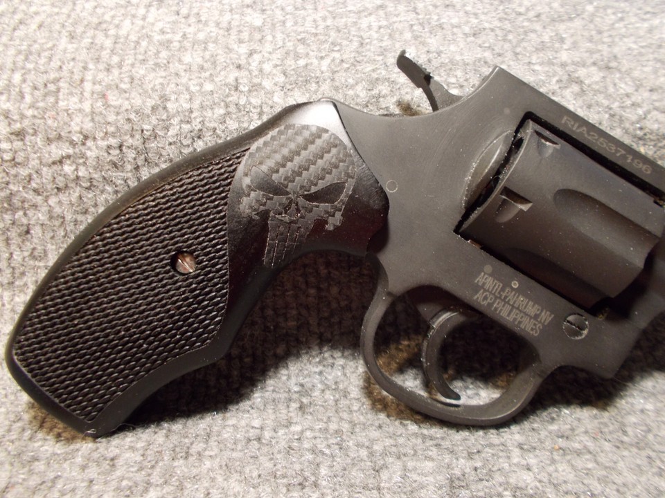 Custom Extended Skull Grips for Rock Island M206 and Armscor M200 Black ...