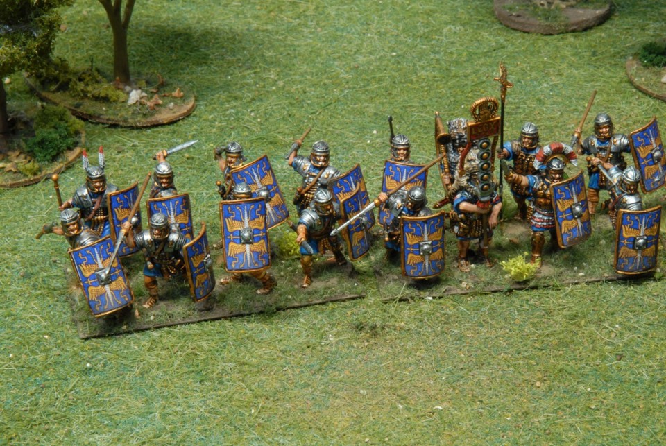 Victrix Imperial Roman 28mm Legionary Attacking | eBay