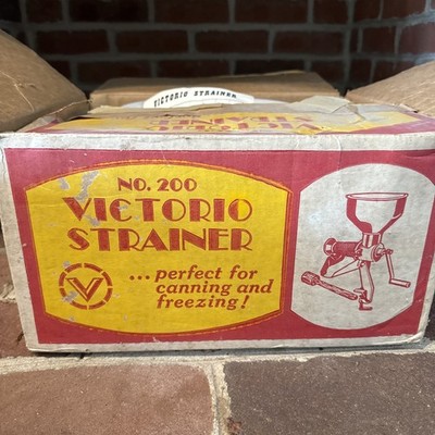 NEW in BOX VICTORIO No. 200 FOOD STRAINER WITH 3EXTRA STRAINERS ...