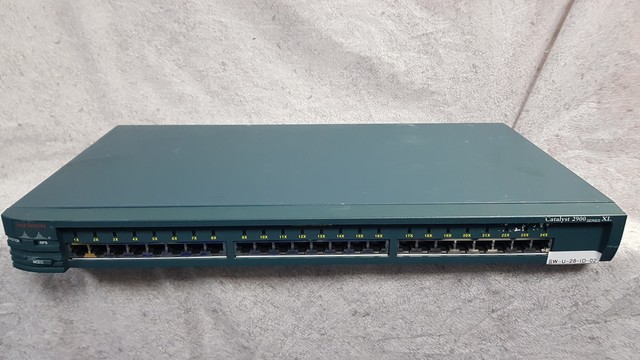 Cisco Catalyst 2924 (WS-C2924-XL-EN) 24-Port 100Mbits Ethernet Switch ...