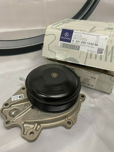 Genuine Mercedes-Benz OM651 W205 C-Class Engine Cooling Water Pump ...