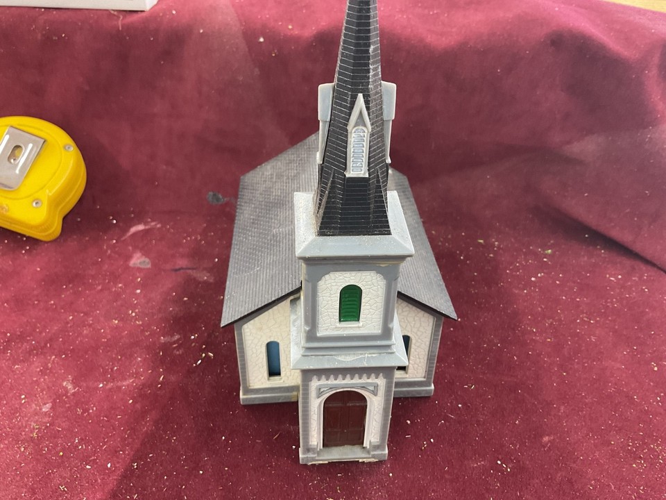 HO SCALE CHURCH WITH STEEPLE | eBay