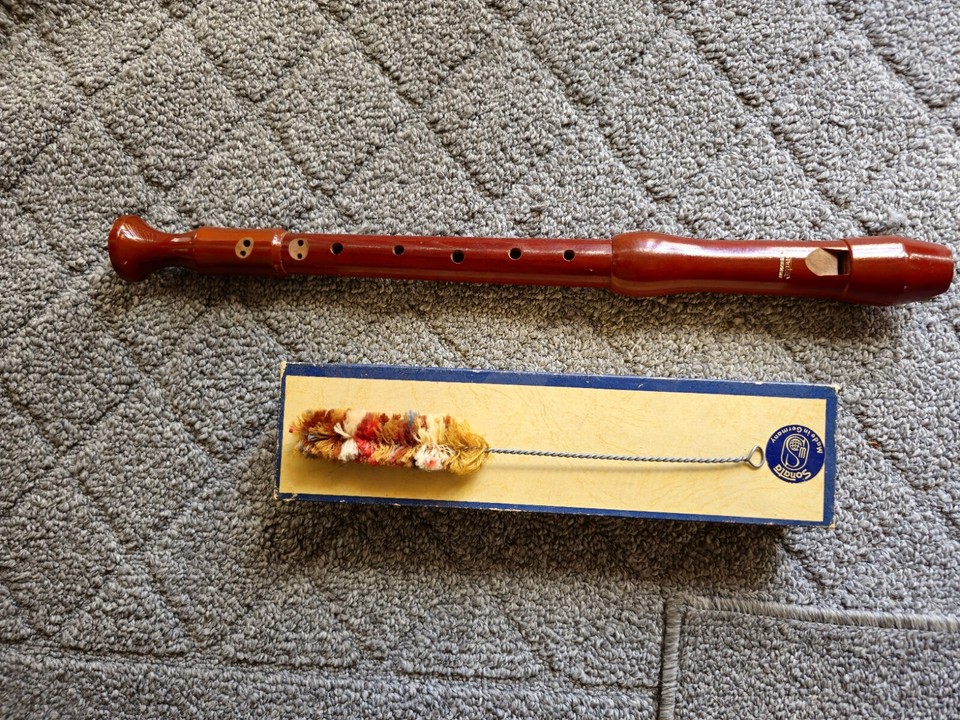 Sonata Recorder with Original Box, cleaning brush & Finger Chart Made ...