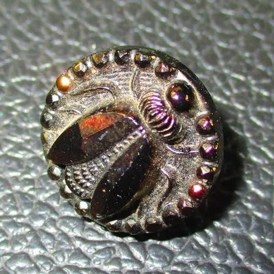 Sewing (Pre-1930) - Antique Sewing Buttons