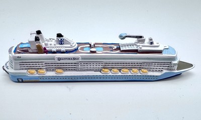 NEW Royal Caribbean QUANTUM Of The Seas Ship Replica Model Keychain ...