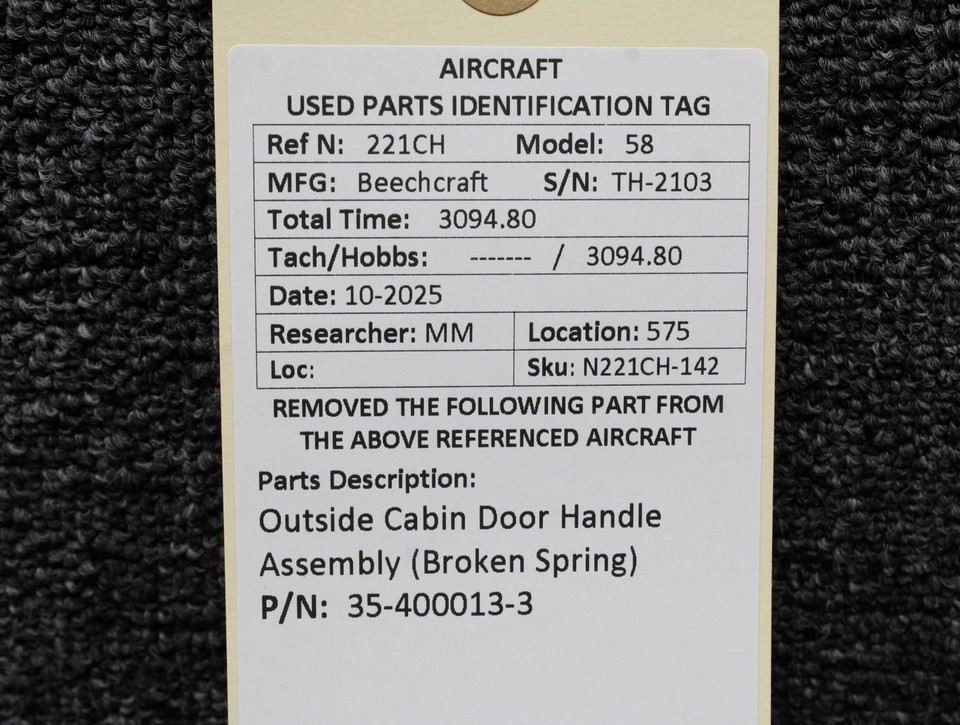 35-400013-3 Beechcraft 58 Outside Cabin Door Handle Assembly (Broken ...