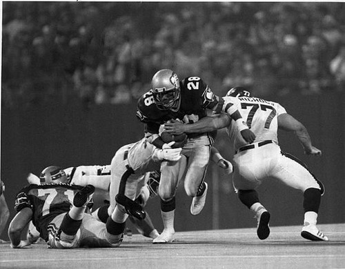 Running back Curt Warner of the Seattle Seahawks runs against the - Old ...