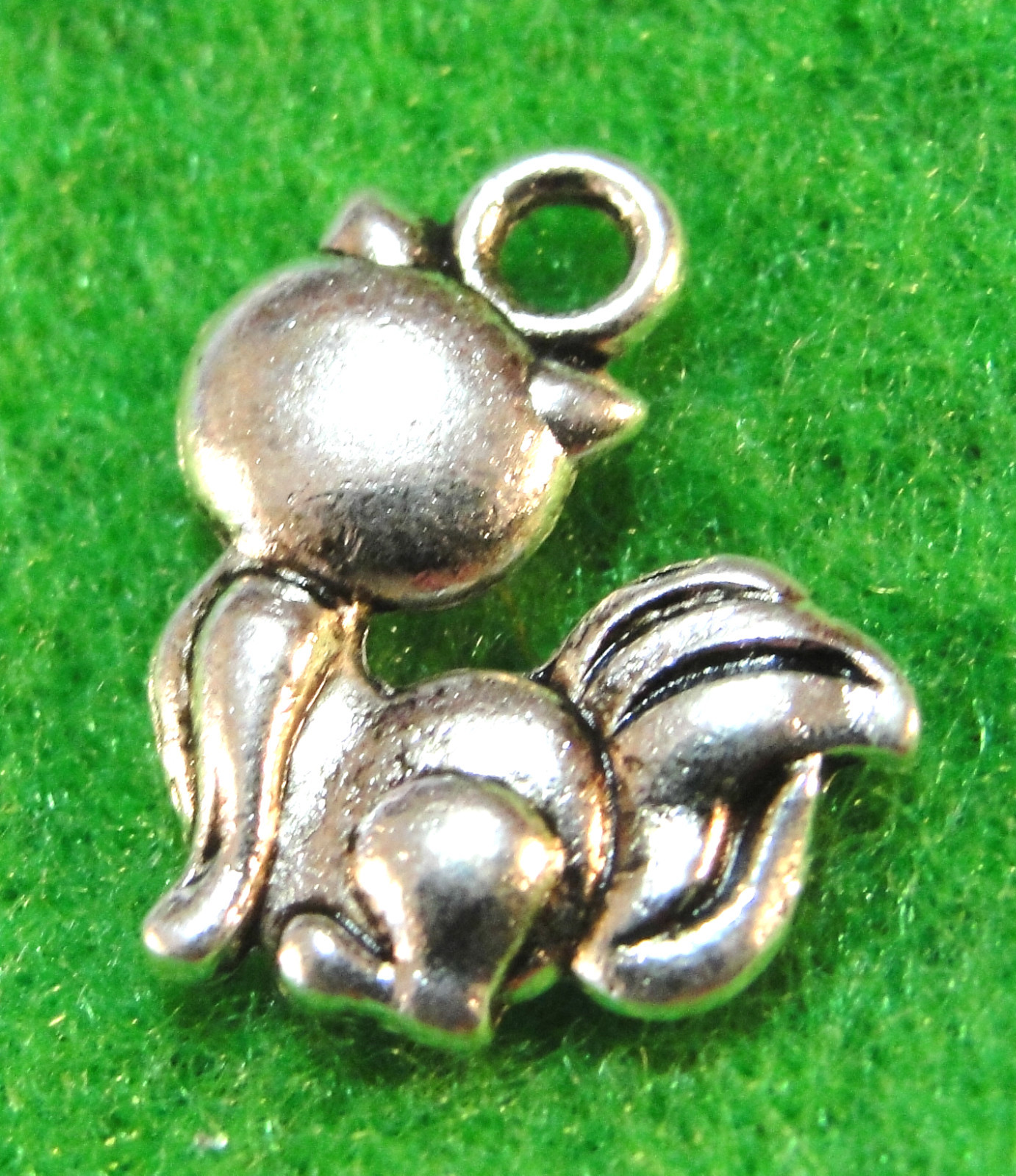 50Pcs. WHOLESALE Tibetan Silver Cute SKUNK Charms Pendants Earring ...