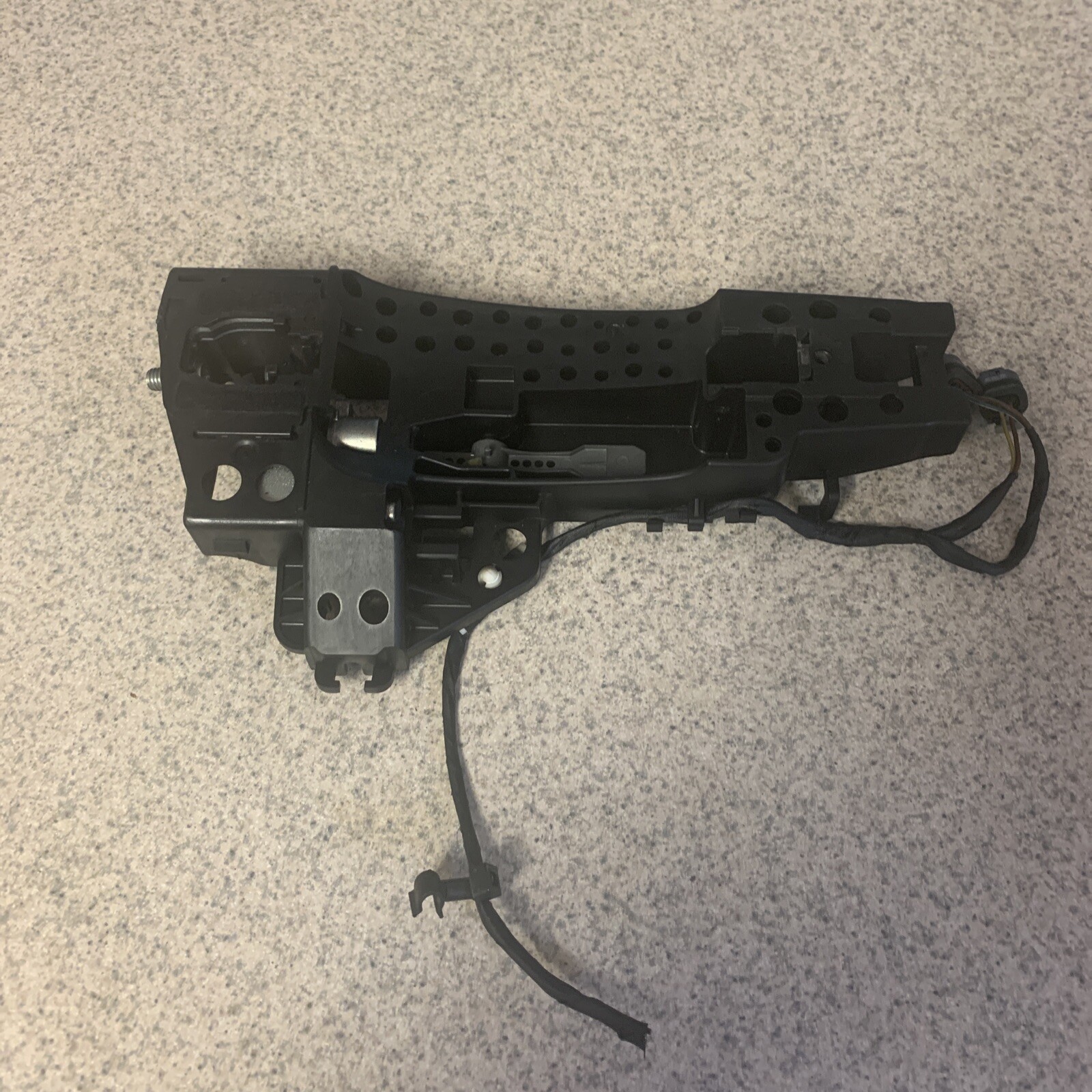 2012-2018 AUDI A6 S6 A7 S7 A8 RIGHT REAR EXTERIOR DOOR HANDLE BRACKET ...