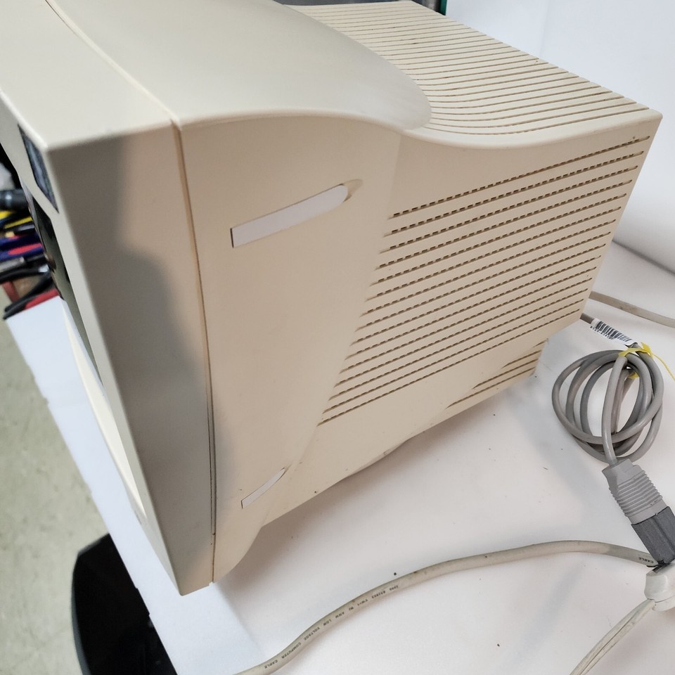 Gateway 2000 EV-500 CRT Computer Monitor 1997 500-0693 VGA Working ...