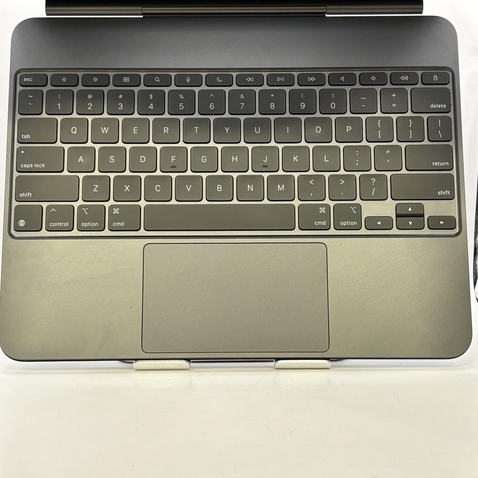 Apple iPad 13-inch Magic Keyboard A2974 (M4) Black - Good Condition | eBay