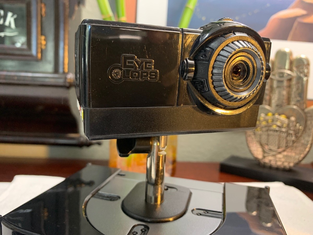 Eyeclops Projector Hack