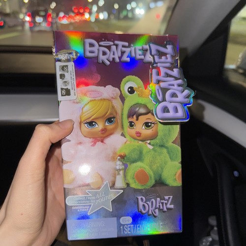 Bratz Bratziez Iconz Series Plush Blind Box with Charm Clip and ...