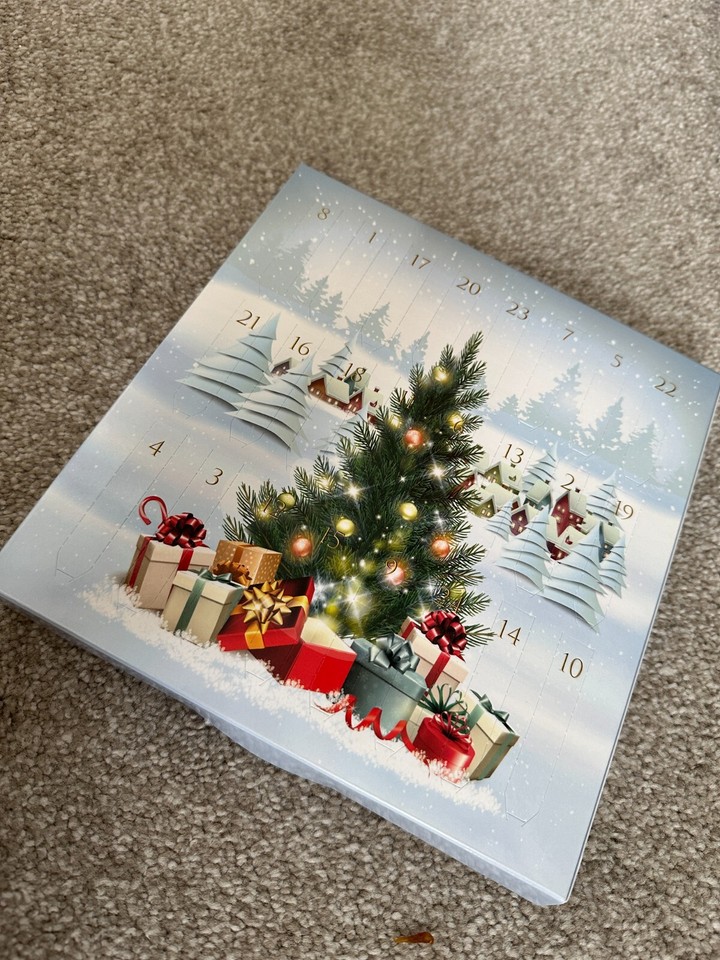 FM World 24 sample advent calendar, women/unisex perfume advent ...