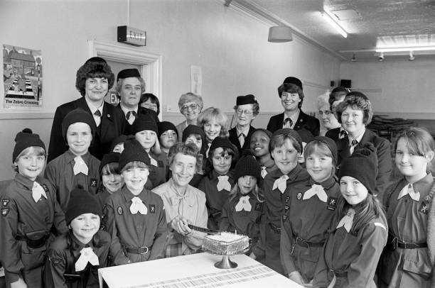 Rawthorpe Brownies' first Brown Owl of 30 years ago 1987 Old Photo | eBay