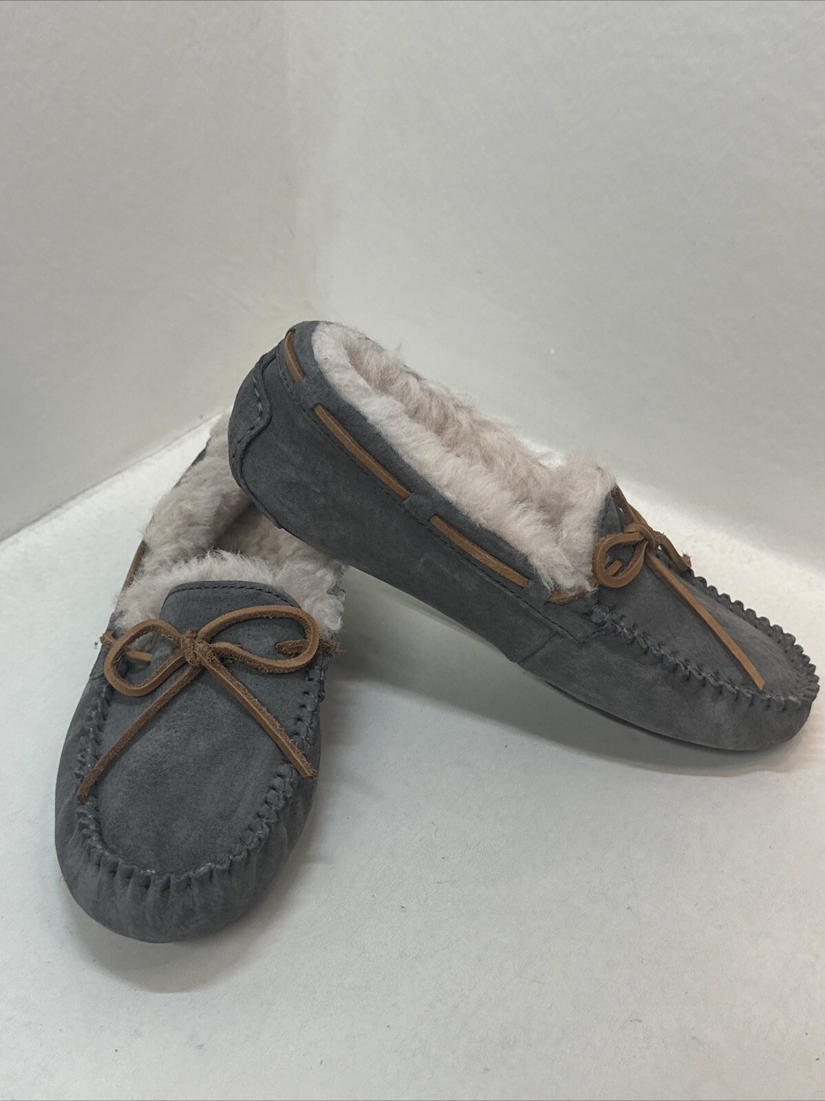 UGG Dakota Gray Shearling Lined Slippers Mocs Women's… - Gem