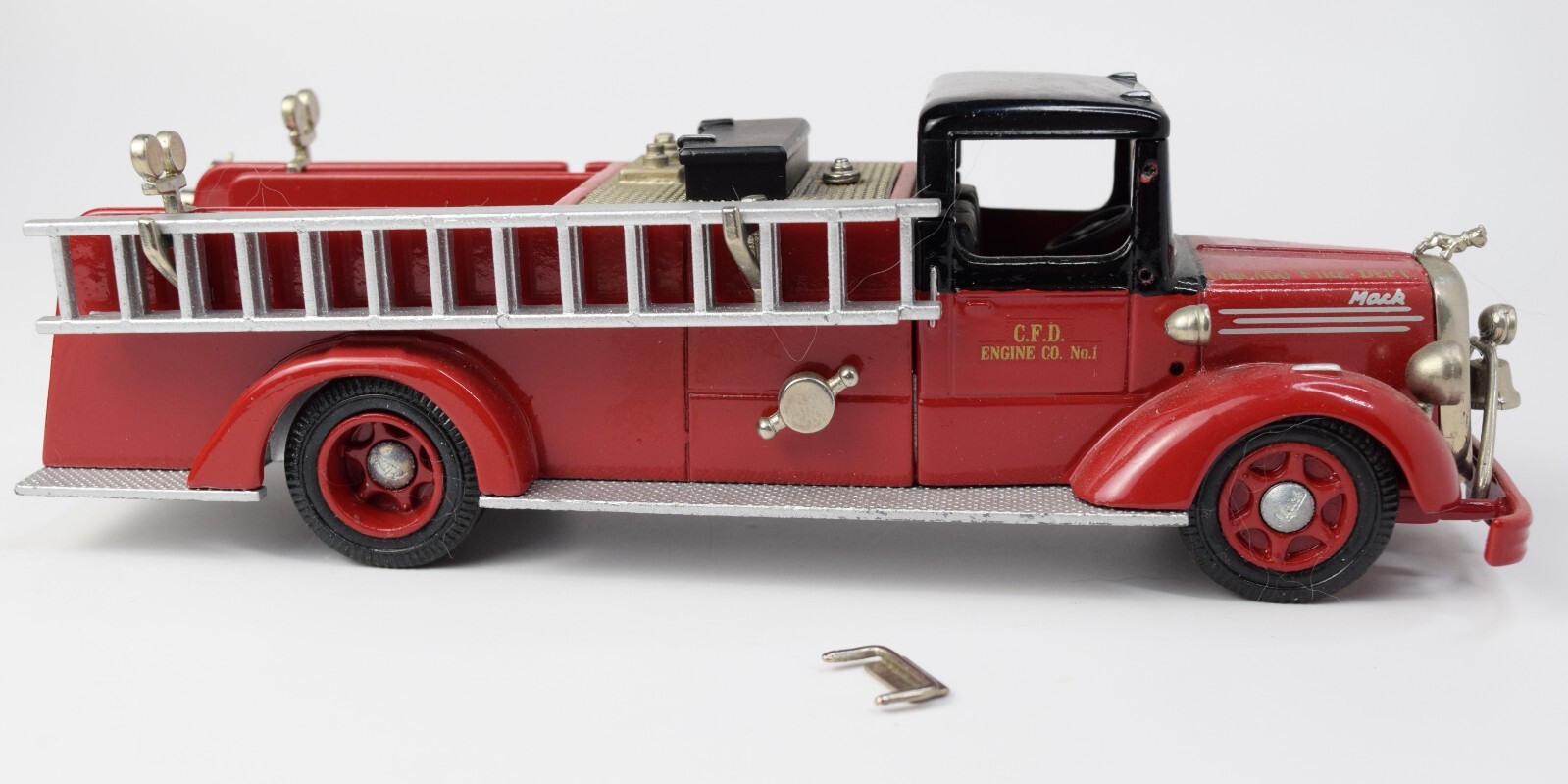 ASHTON MODELS MACK CLOSED CAB CHICAGO FIRE DEPT #1 TRUCK DIECAST MODEL ...