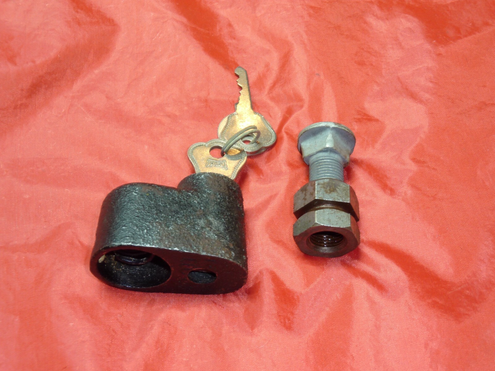NOS Vintage Spare Tire Lock Ford Accessory Original Hurd Key & nut Lug ...