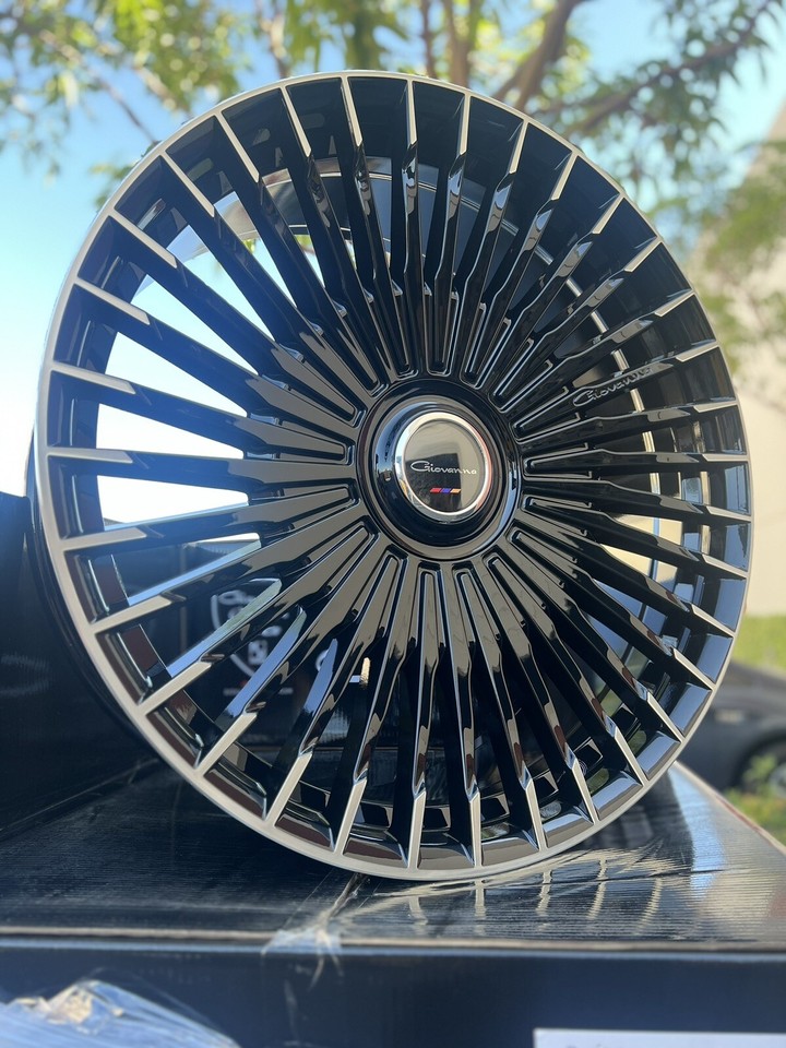(4) Range Rover HSE Rolls Royce 26x10 Giovanna Tulum Gloss Black ...