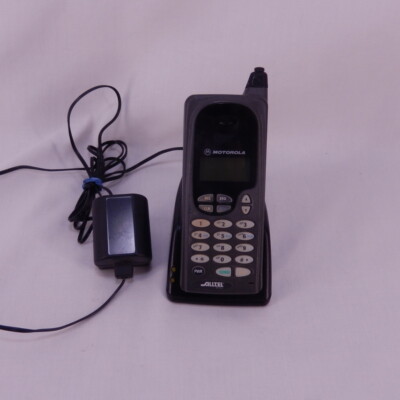 Vintage Motorola Alltel Mobile Cell Phone with Charger Prop for Parts ...