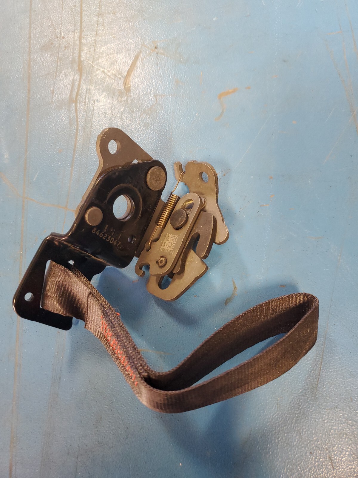 20-23 CHEVY SILVERADO 1500 RIGHT REAR SEAT CENTER UPPER LATCH BRACKET ...