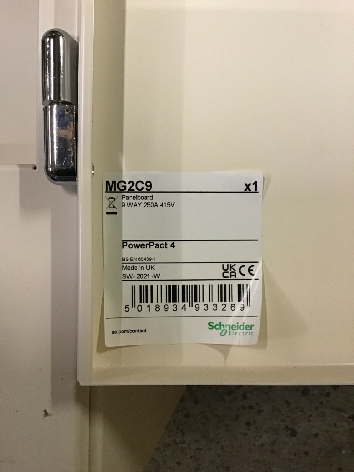 SCHNEIDER 250A MCCB BOARD PANEL BOARD 9 X TP WAYS C/W250A MAIN INCOMER ...